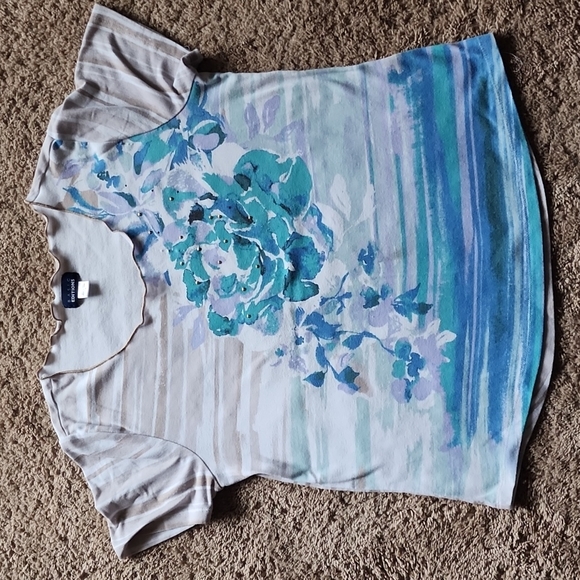 Basic Editions | Tops | Womens Basic Editions Flower Watercolor Embellished Short Sleeve Tee L ...